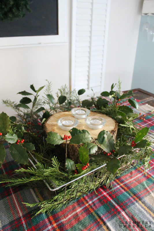 Cozy & Charming: Craft Your Rustic Christmas Table Decor Magic!