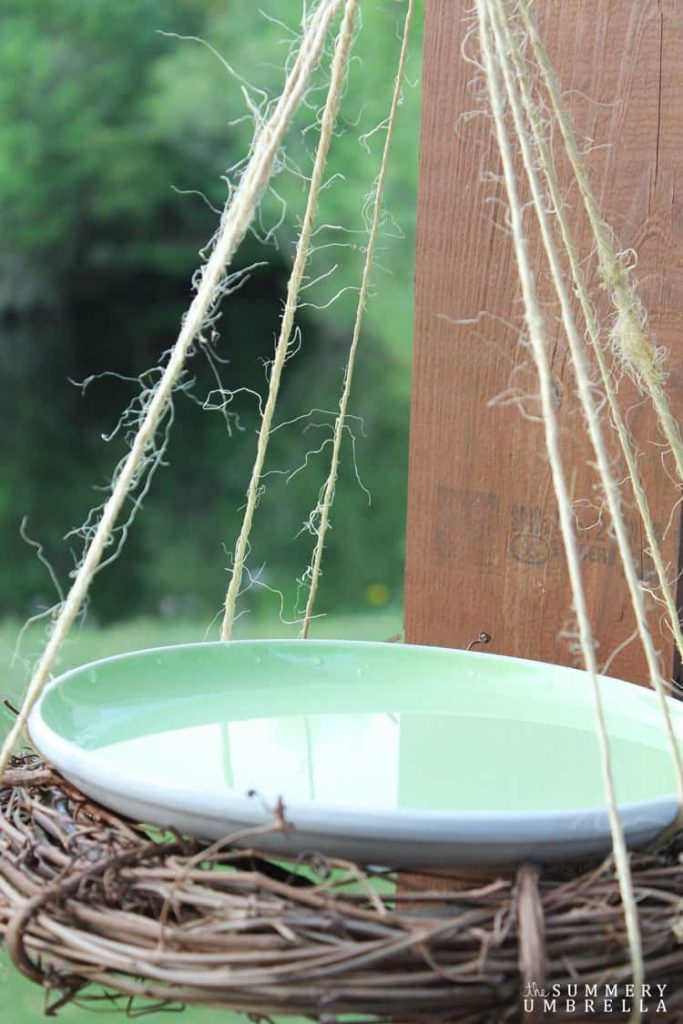 DIY Rustic Birdbath: You Only Need 3 Affordable Materials!