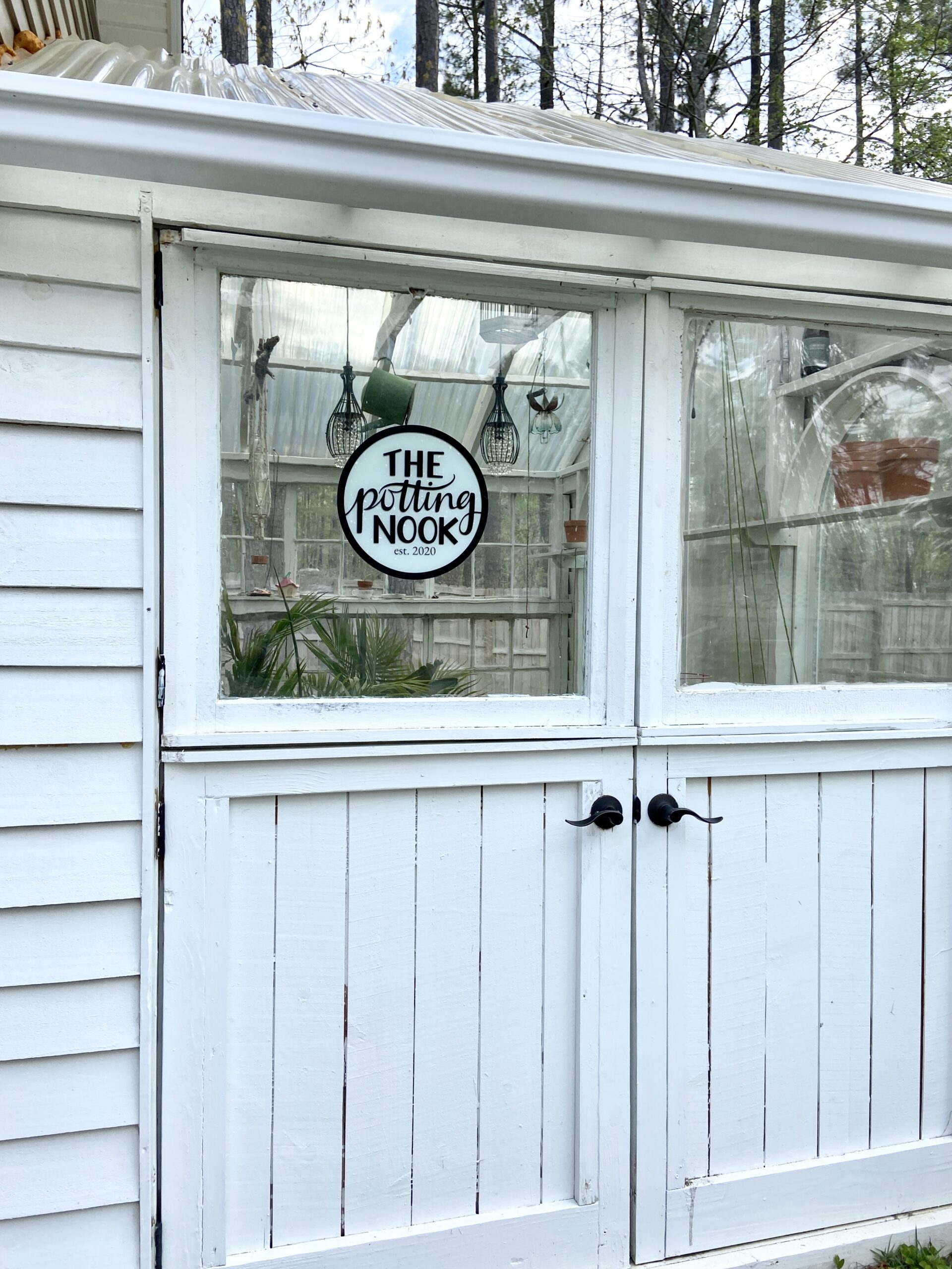 How to Design a Custom Vinyl Greenhouse Sign