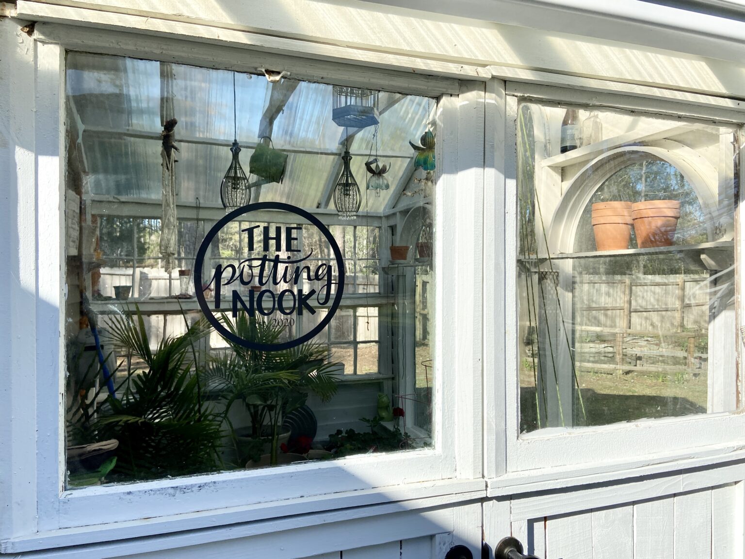 How to Design a Custom Vinyl Greenhouse Sign