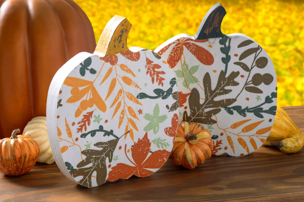 25 Fabulous DIY Wood Fall Decor Ideas For a Cozy Home