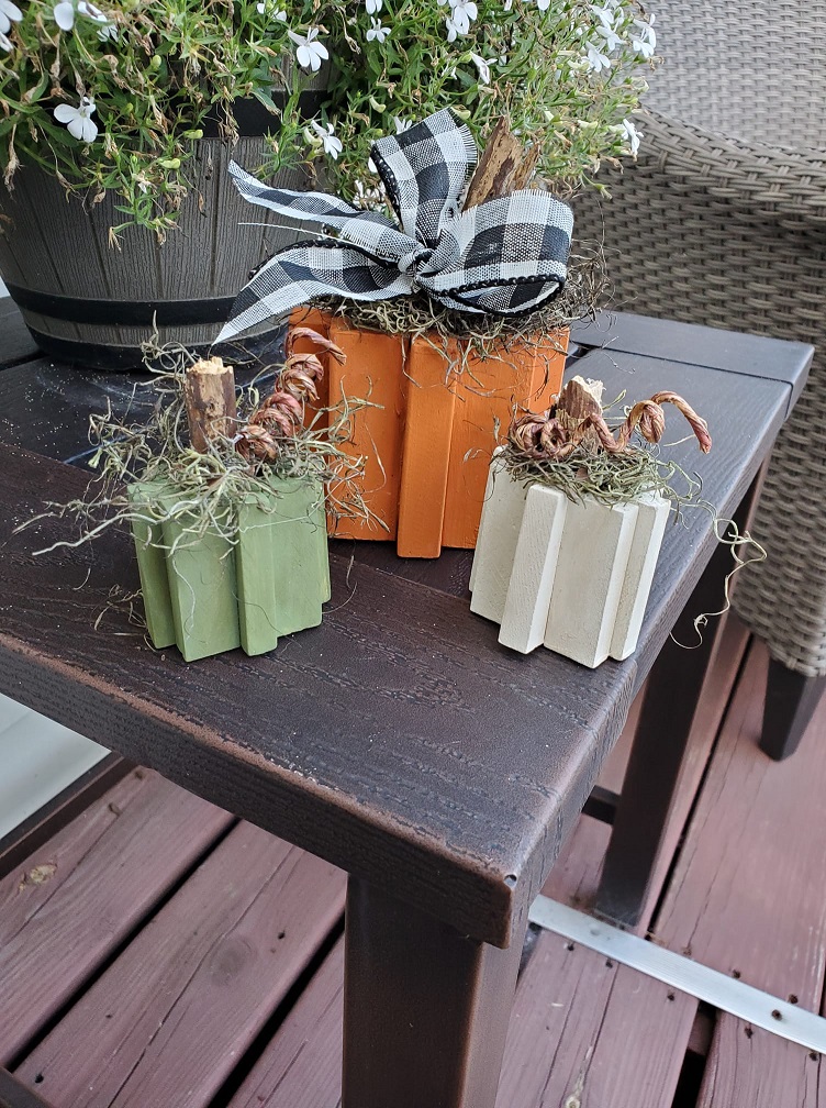 25 Fabulous DIY Wood Fall Decor Ideas For a Cozy Home